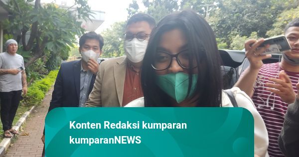 Polisi: Dea OnlyFans Raup Rp 20 Juta Tiap Bulan dari Unggah Konten Porno | kumparan.com